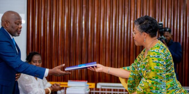 DRC Prime Minister Submits 2025 Budget Plan with Focus on Investments ...